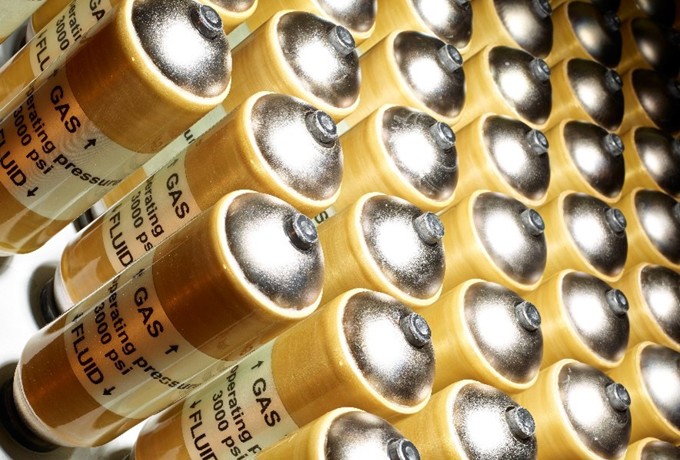 AEC's Hydraulic Pressure Accumulators for Aircraft